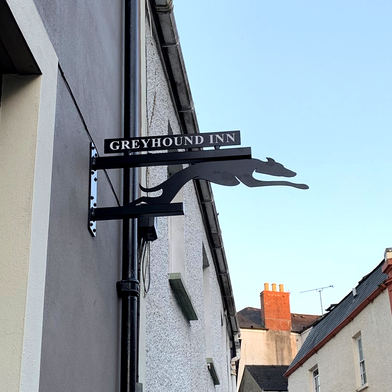 Projecting & Hanging Signs - Signspeed Services