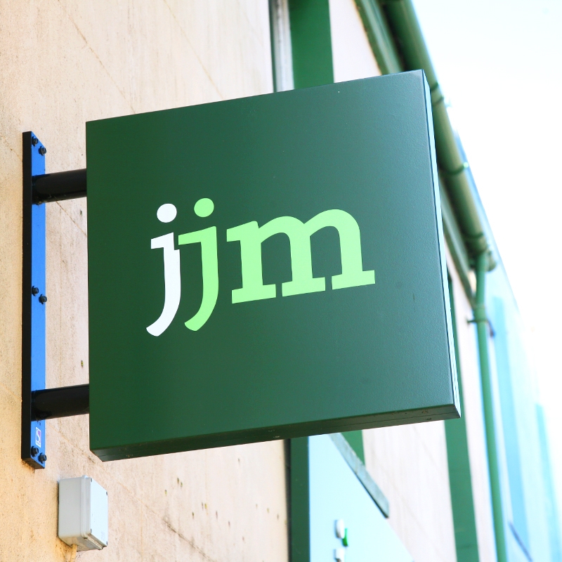 Projecting & Hanging Signs - Signspeed Services